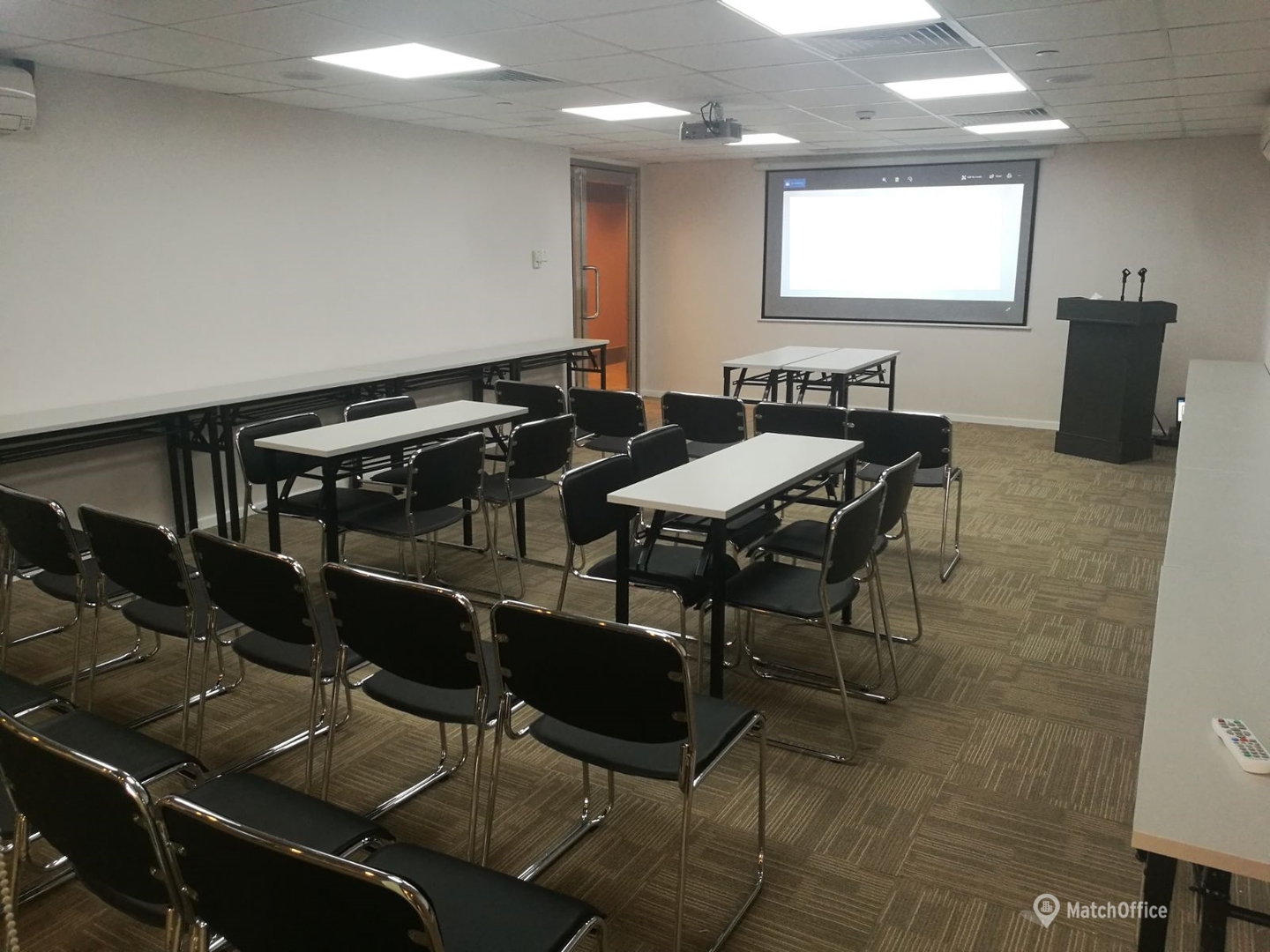 Lease Business center in Kowloon New Mandarin Plaza - MatchOffice