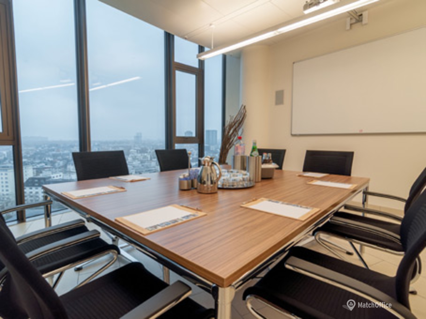 The Best Meeting Room for Rent in Tower 185 MatchOffice.com