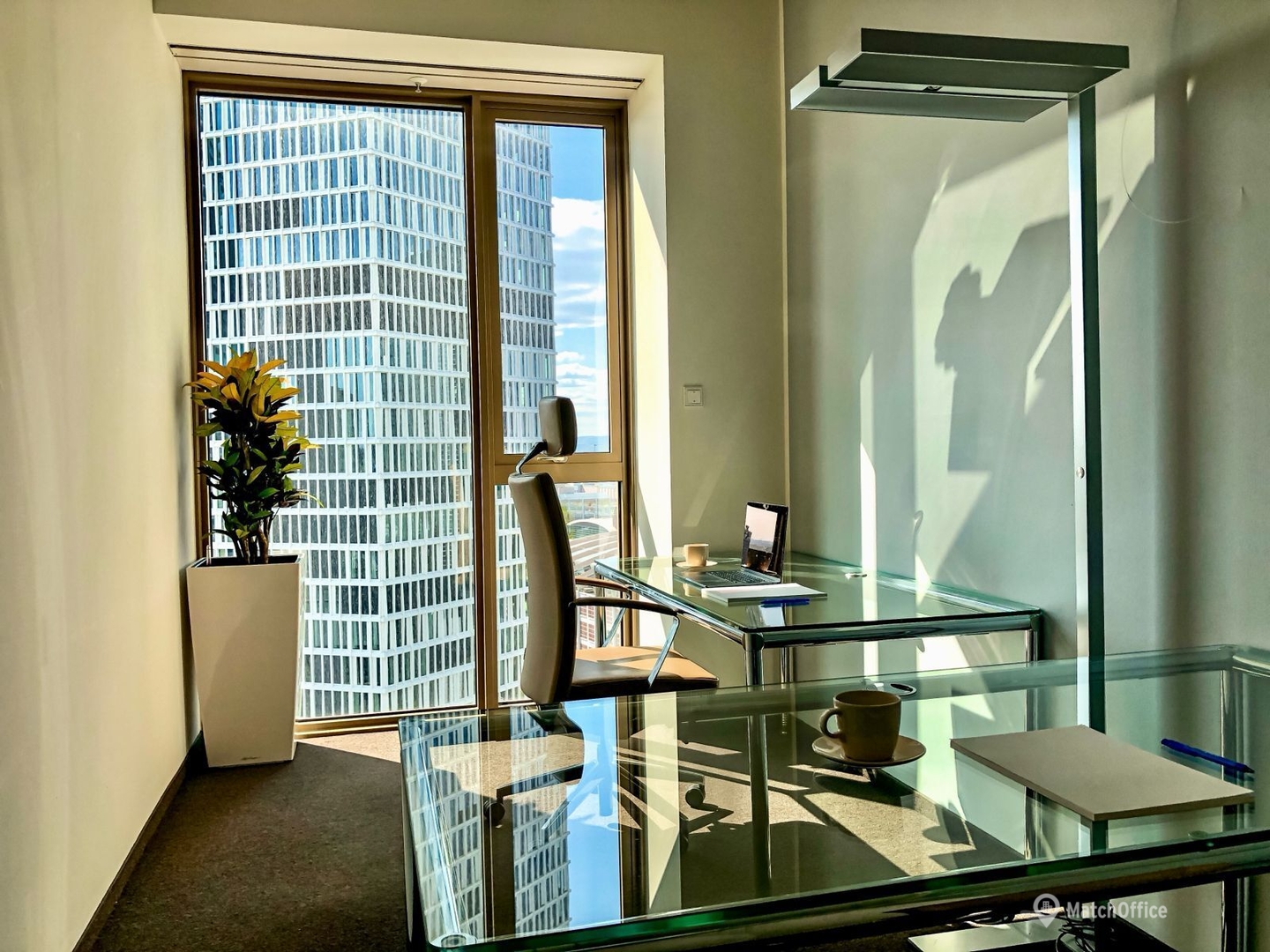 Shared Office on Friedrich-Ebert-Anlage 35-37, Frankfurt Innenstadt for ...