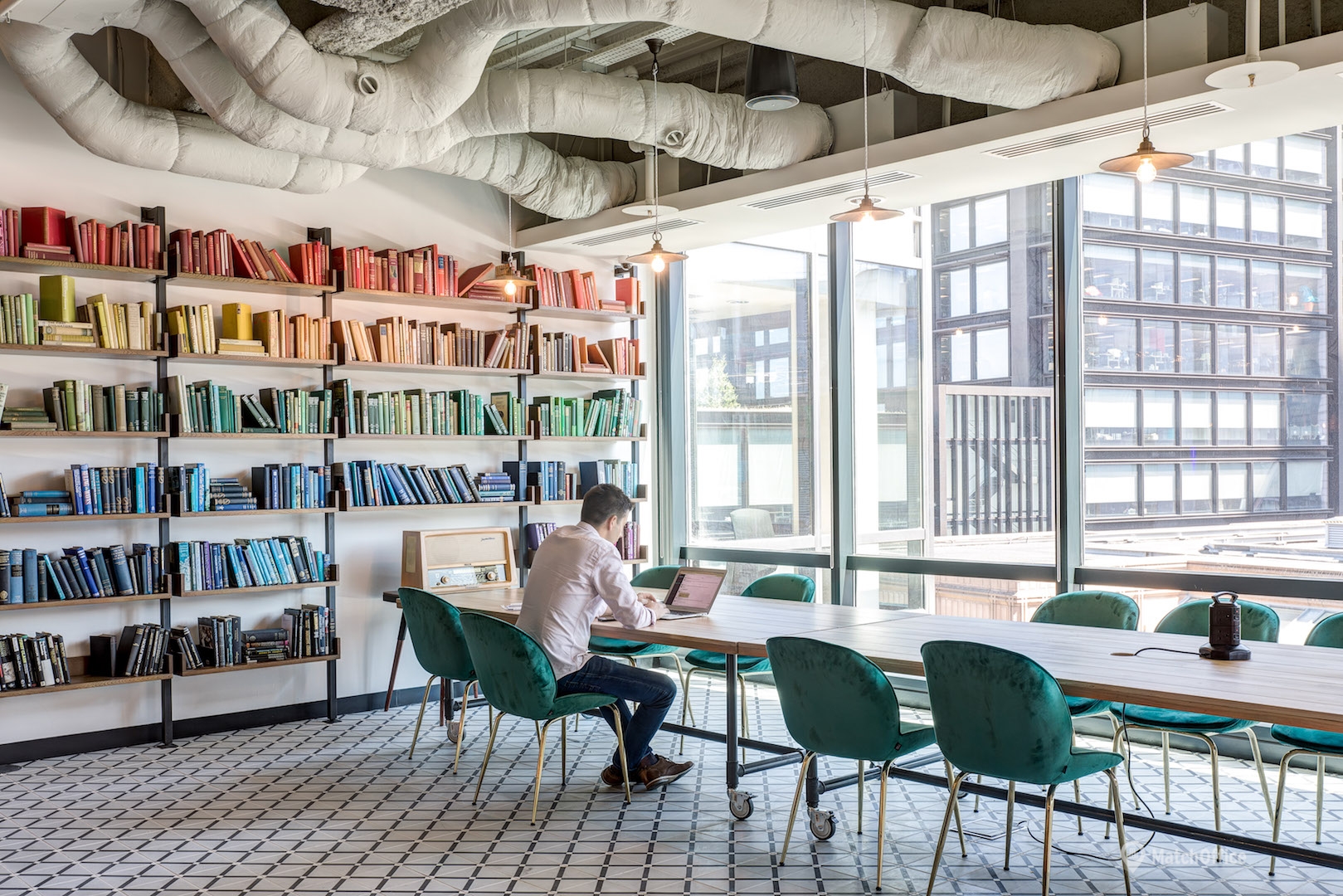 9 Appold Street, EC2A 2AP The City of London - Business centre 100 m² ...