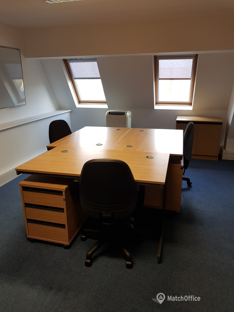 6 Buckingham Place, Bellfield Road West, Buckinghamshire, HP13 5HW High ...