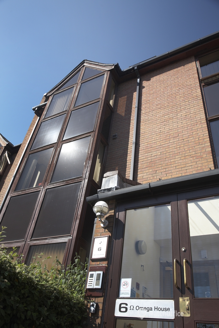 6 Buckingham Place, Bellfield Road West, Buckinghamshire, HP13 5HW High ...