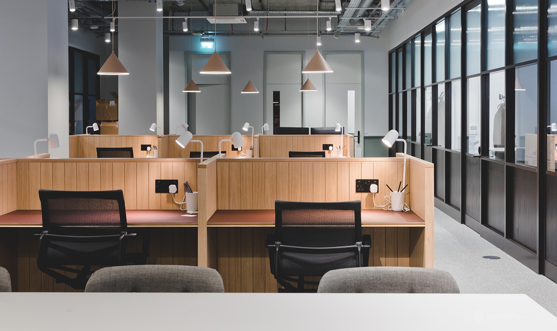 Shared Office on Eccleston Square 84, The City of London for Rent ...