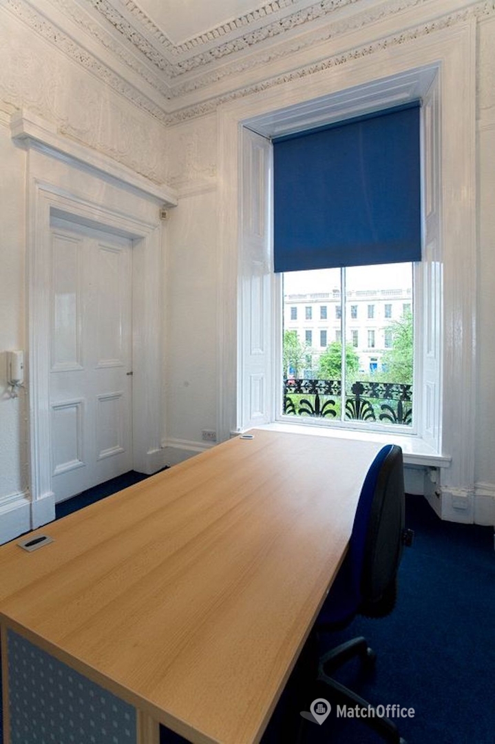 9 Newton Place, G3 7PR Glasgow Meeting room 7 m² at Matchoffice.co.uk