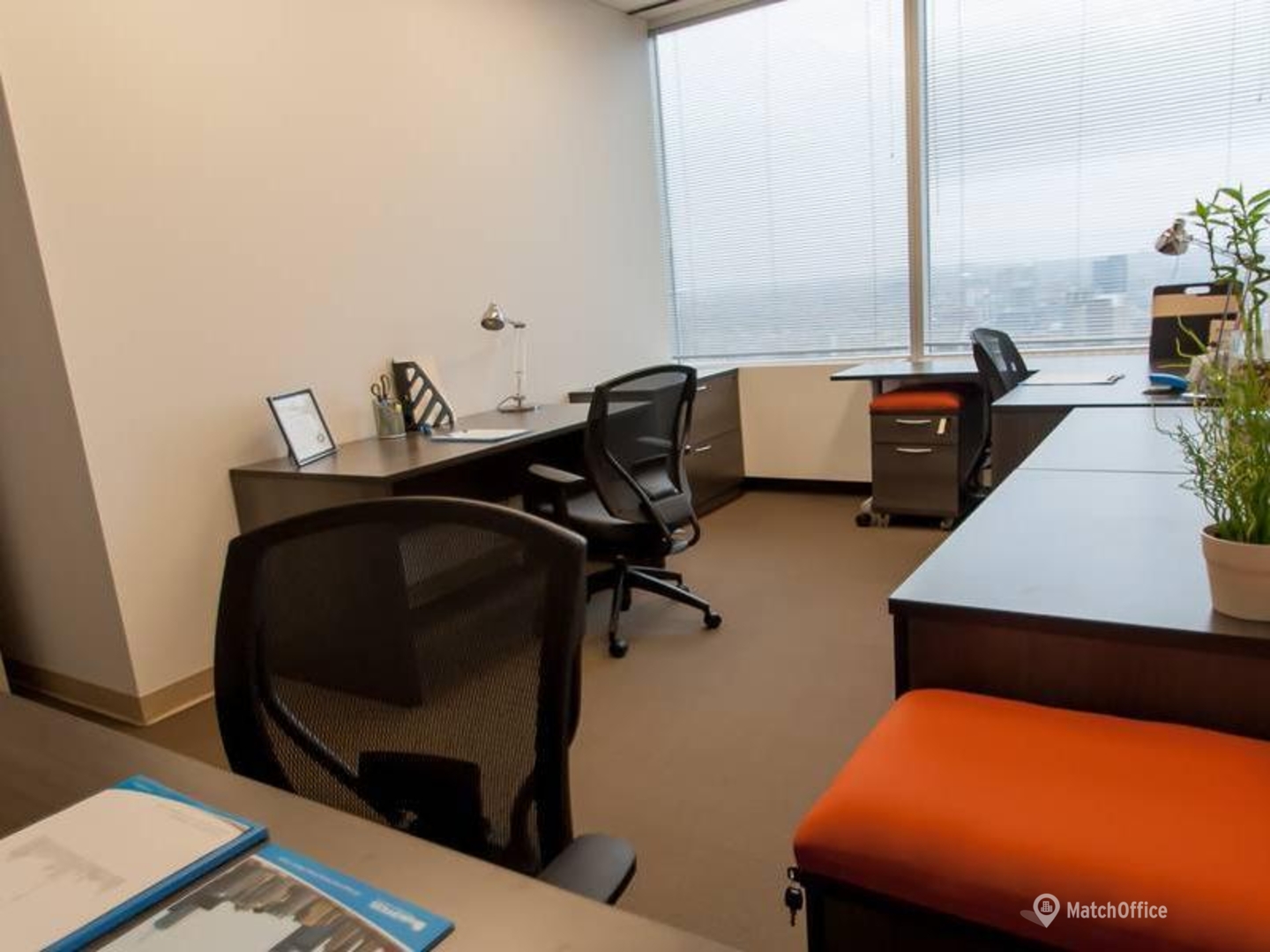 250 Yonge Street, Suite 2201 — Prestigious Bussines Suites for Lease in ...