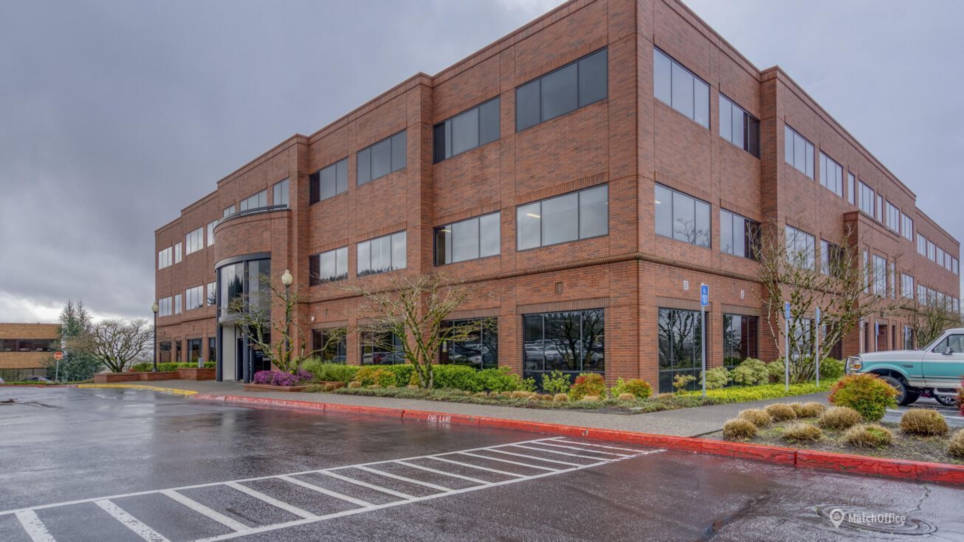 10121 SE Sunnyside Road, Clackamas, OR - Coworking Space for Lease | MatchOffice.com