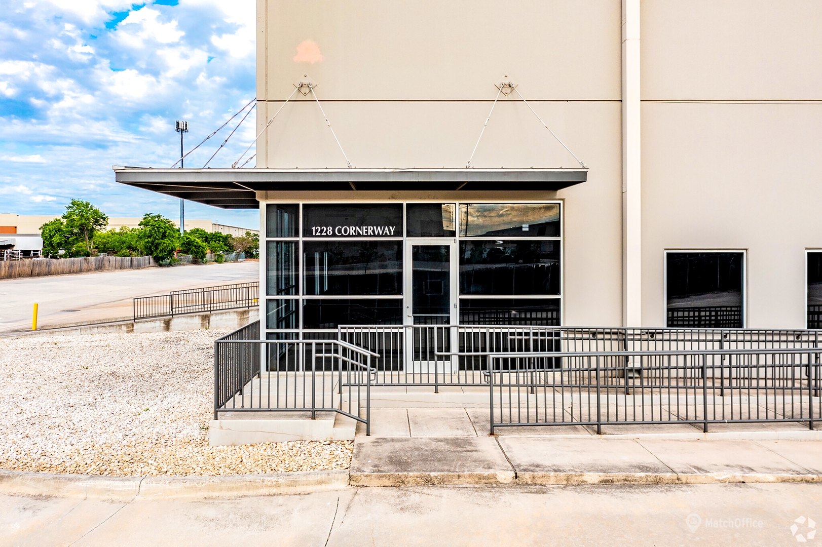 Explore Warehouse Storage in Cornerway Boulevard 1228 MatchOffice.com