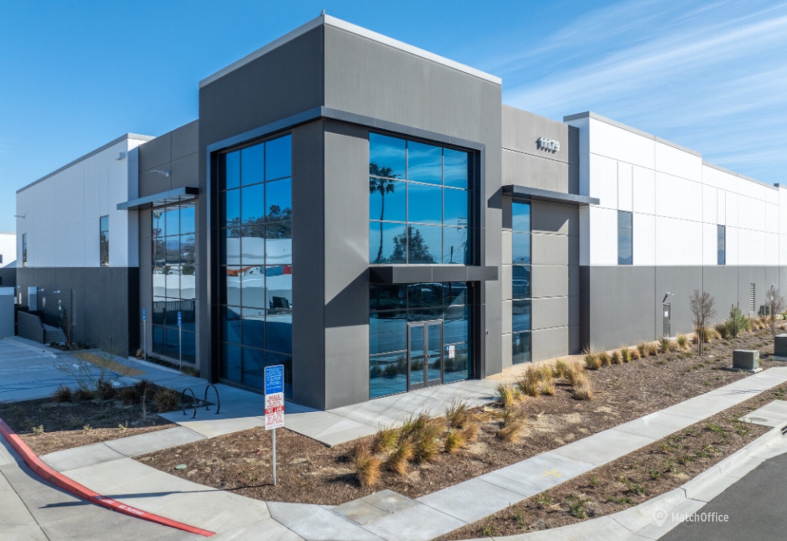 Explore Warehouse Space in Banana Avenue 11179 MatchOffice.com